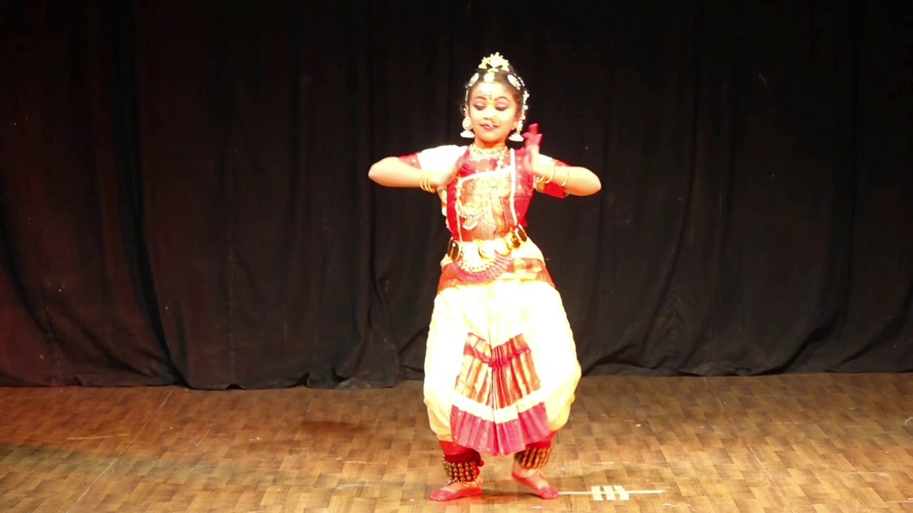 Bharatanatyam Alarippu - YouTube