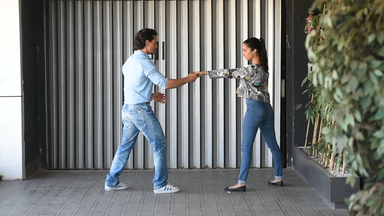 Shraddha Kapoor does some wicked fight moves - YouTube