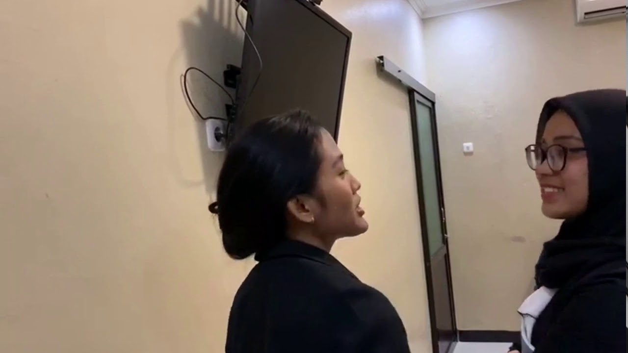 HOW TO ESCORT THE GUEST TO THE ROOM AND EXPLAIN ROOM FACILITIES SMKN3 ...