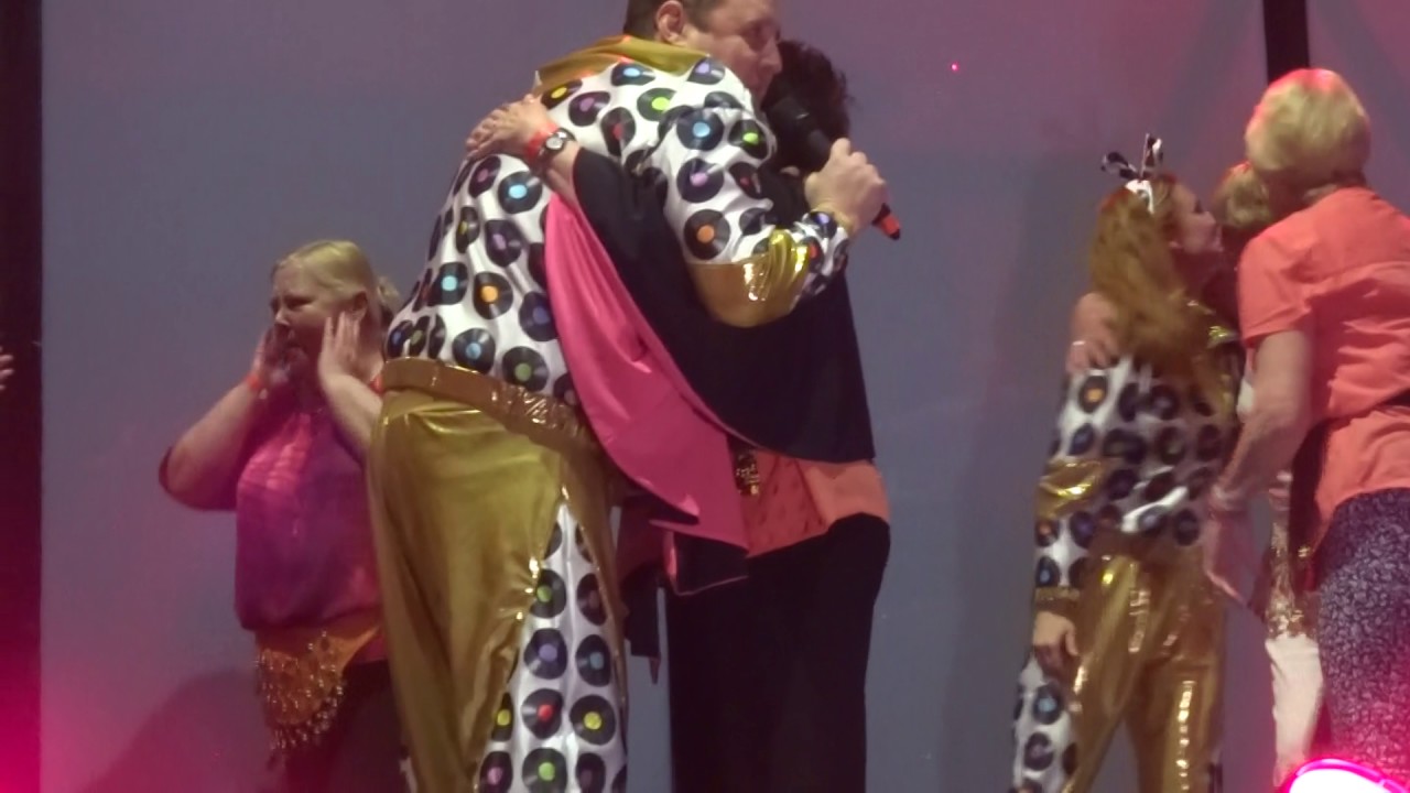 Peter Kay Dance For LIfe Leeds 2017 - YouTube