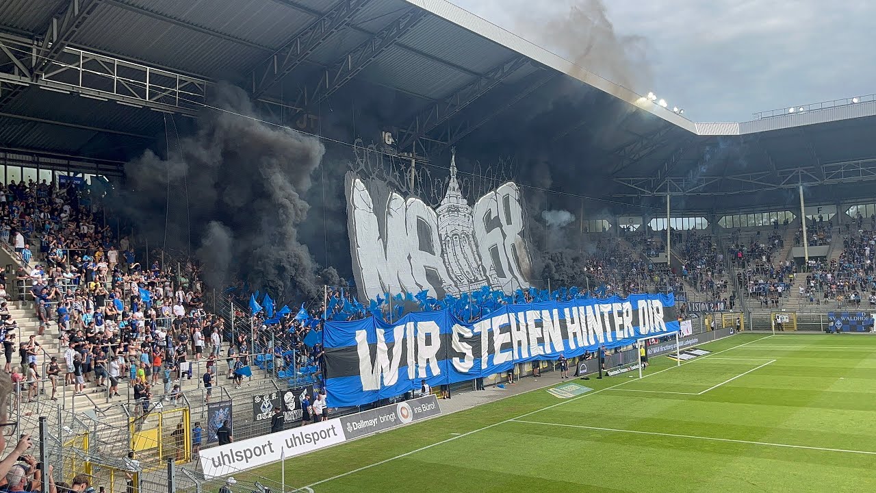 Mega-Choreo der Fans des SV Waldhof Mannheim vs. VfB Lübeck mit ...