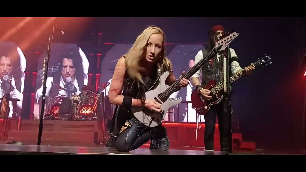Alice Cooper - "Bed Of Nails" - Buddy Holly Hall - Lubbock, TX - August ...