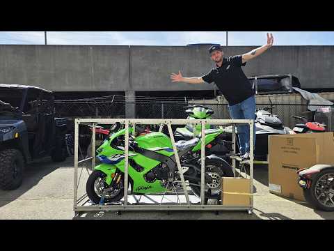 You’re Not Supposed To See This… 2026 ZX10R In The Crate