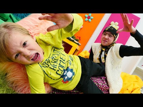 Komik video. Pakize teyze Hafife'nin yeğenine bakıyor!