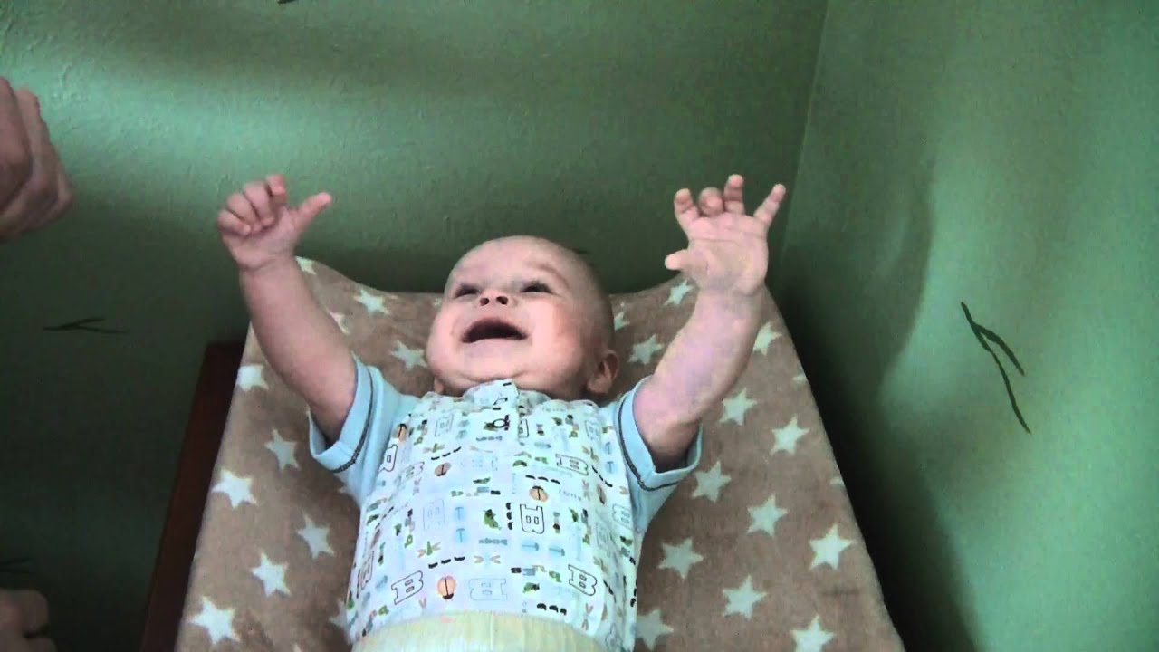 Baby laughing at armpit farts - YouTube