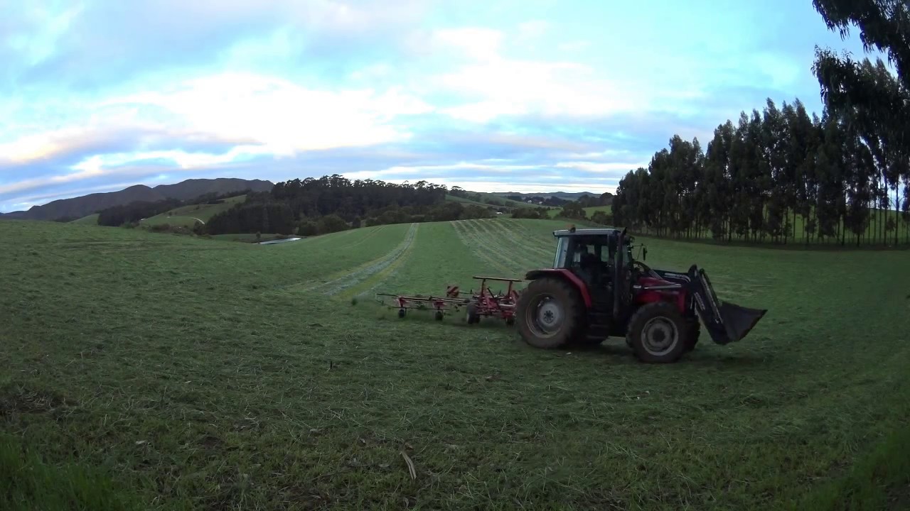 Tedding silage - YouTube