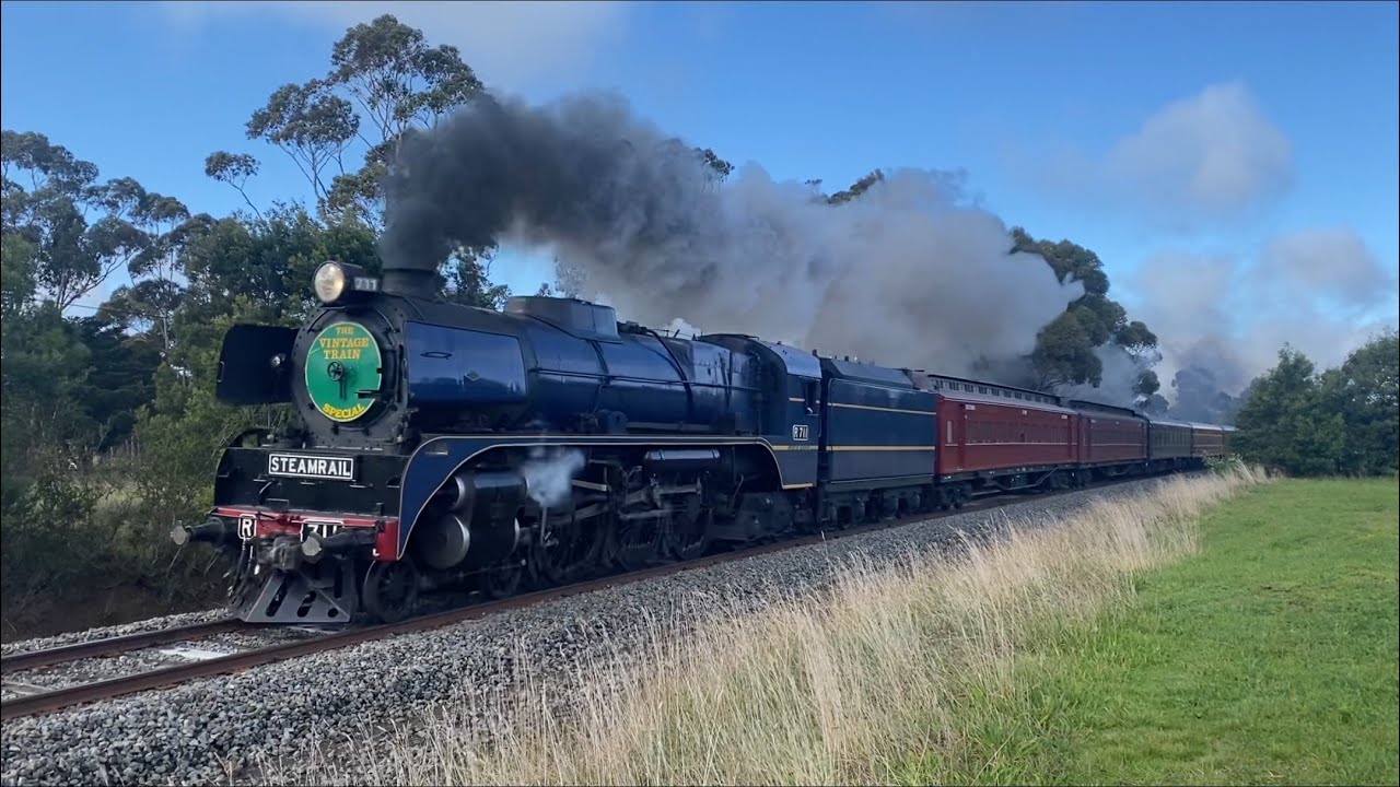 Steamrails Eureka Express with R711 going Via Geelong heading to ...