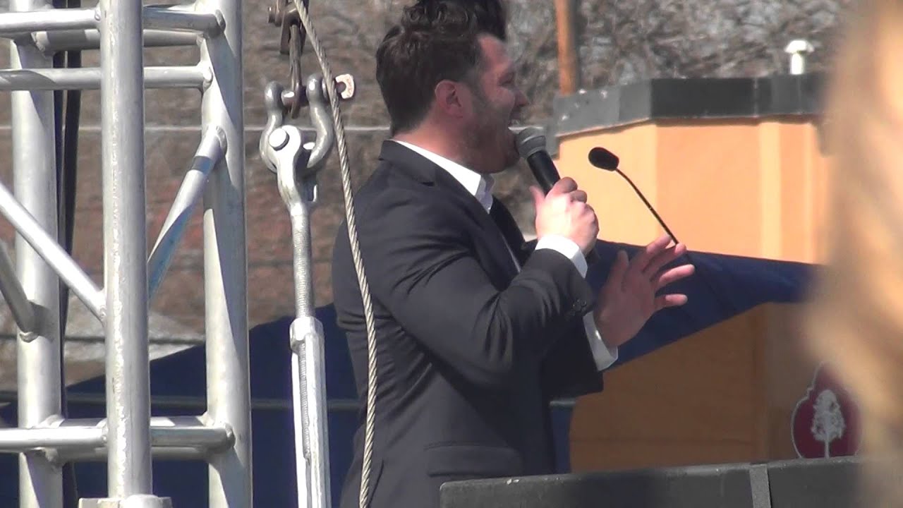 Wess Morgan- Worship Medley - YouTube