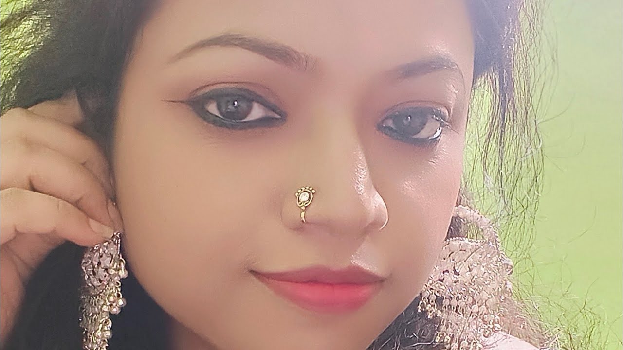 Anamika Ghosh is live! hello dear bondhura plz chole aso etu golpo kori ...