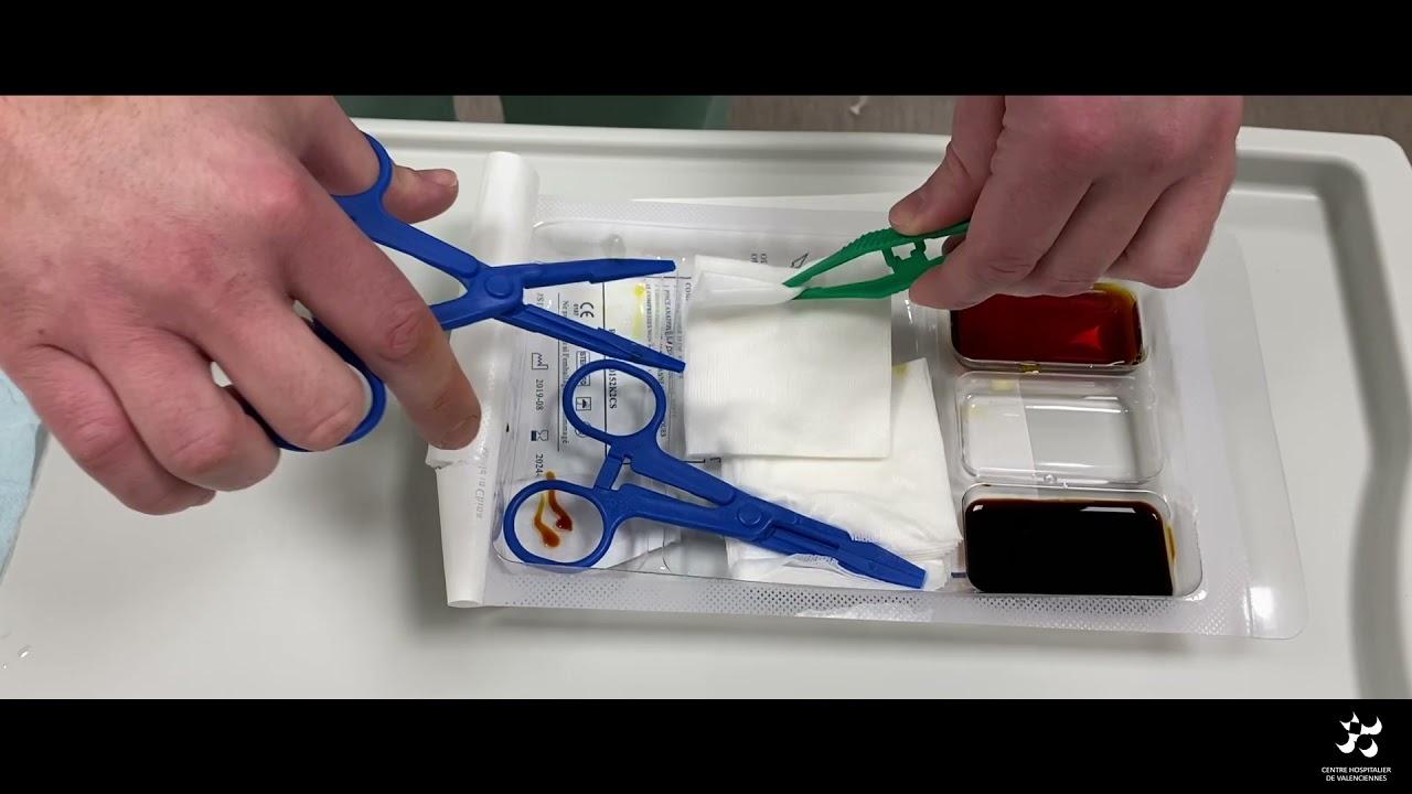 PICCLINE / Réfection d'un pansement - YouTube PICCLINE / Réfection d'un pansement - YouTube