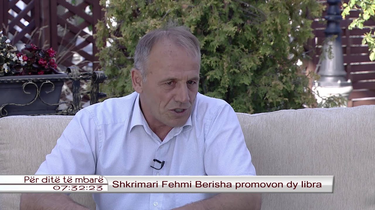 Shkrimtari Fehmi Berisha promovon dy libra 25.07.2015 - YouTube