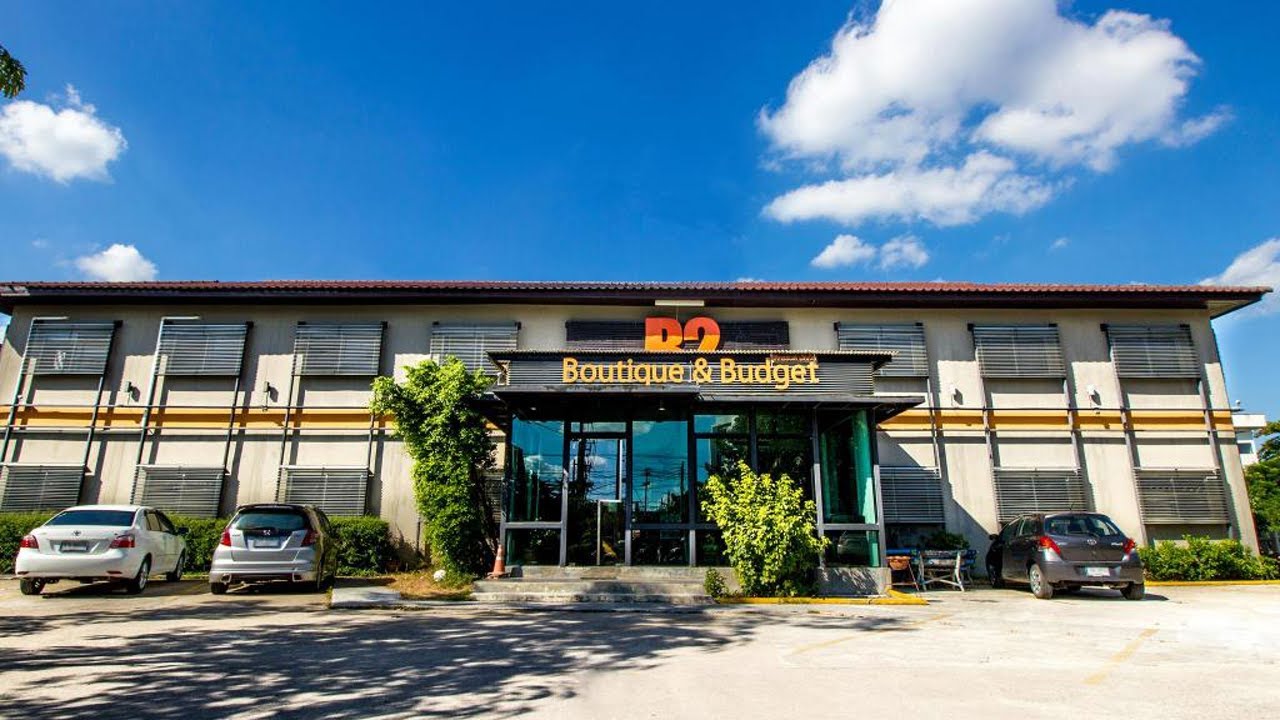 Review B2 Airport Boutique & Budget Hotel - YouTube