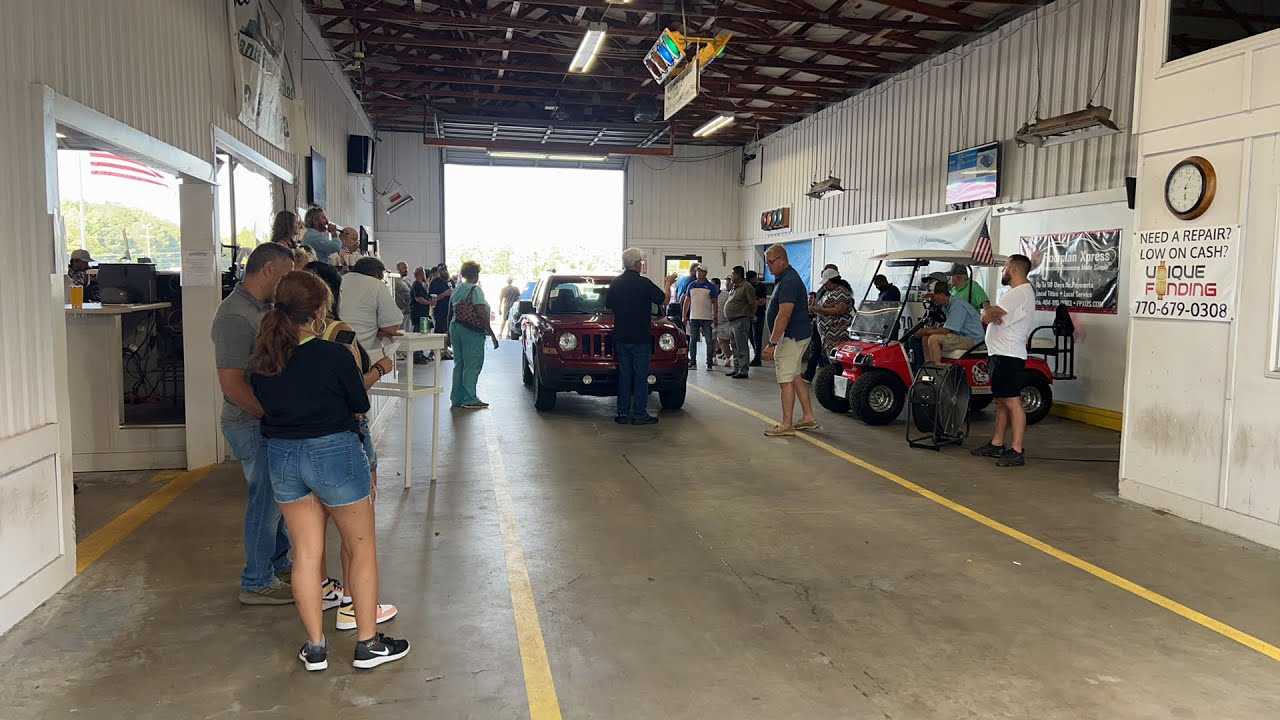 ATLANTA EAST AUTO AUCTION! BEST PLACE FPR PUBLIC TO BUY - YouTube