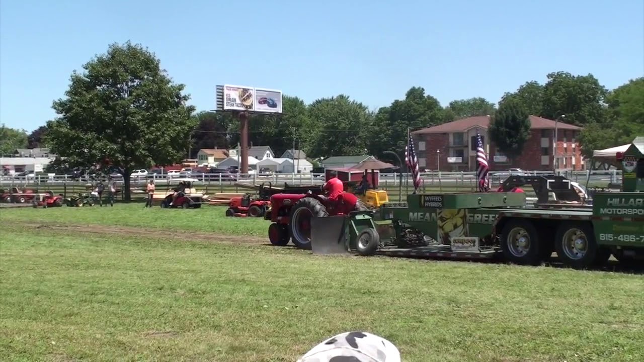 Montgomery Wards Tractor, Tractor Pull - YouTube