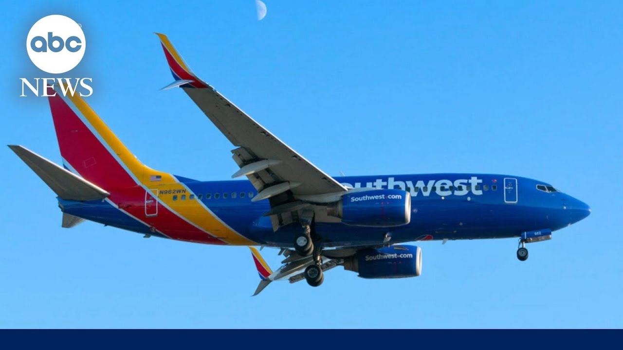 FAA probing close call between plane and air tower - YouTube