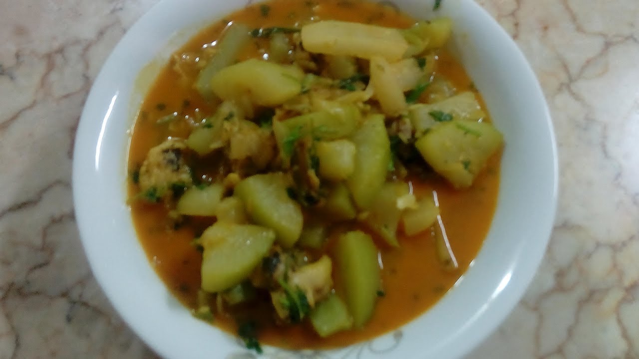 লাউ দিয়ে মাছ রান্না | Bengali style Lau Ranna recipe | Law Ranna ...