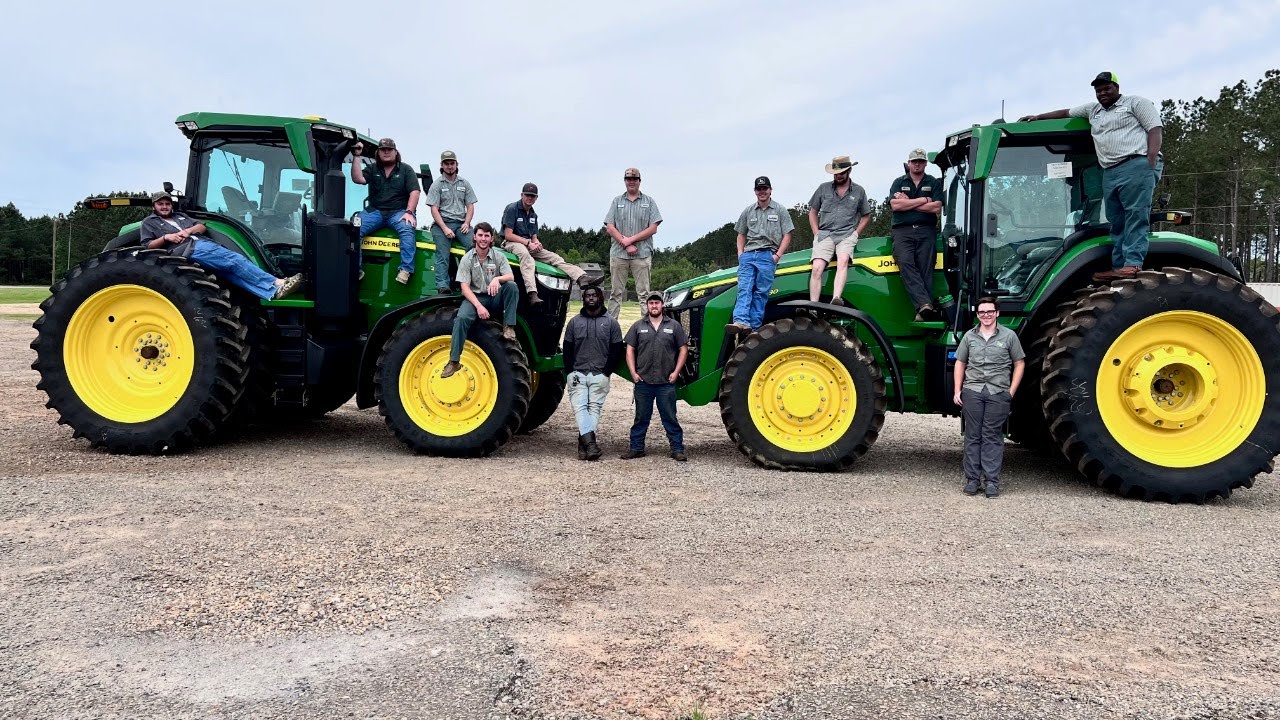 A day in the life of a John Deere Tech Student!! - YouTube