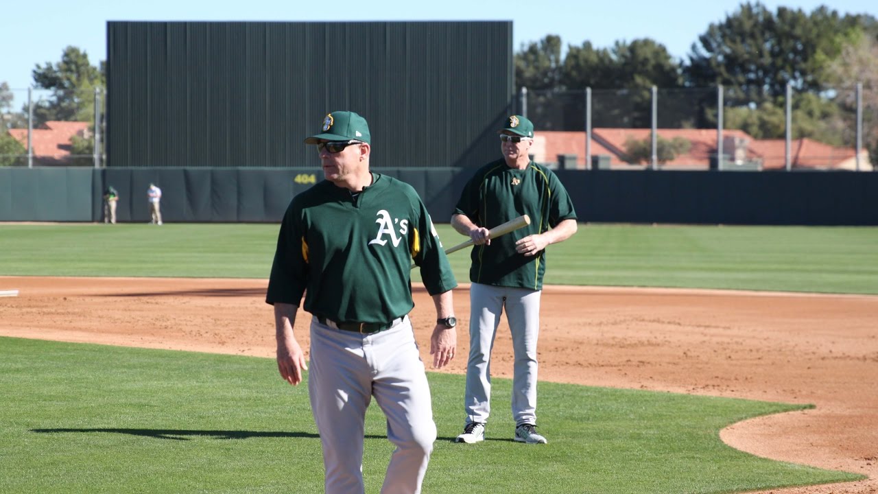 Former D-Backs skipper Hale returns to Oakland as third base coach ...