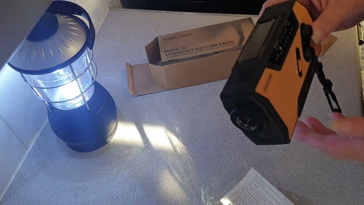 Wind Up Lamp and Radio #UKPreppers #CostOfLivingCrisis - YouTube