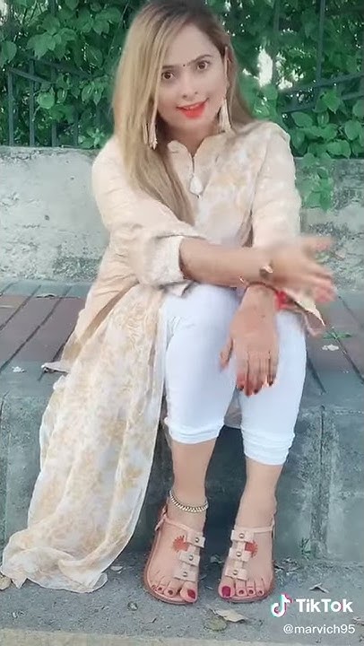 Marvi Ch para para rehanda song - YouTube