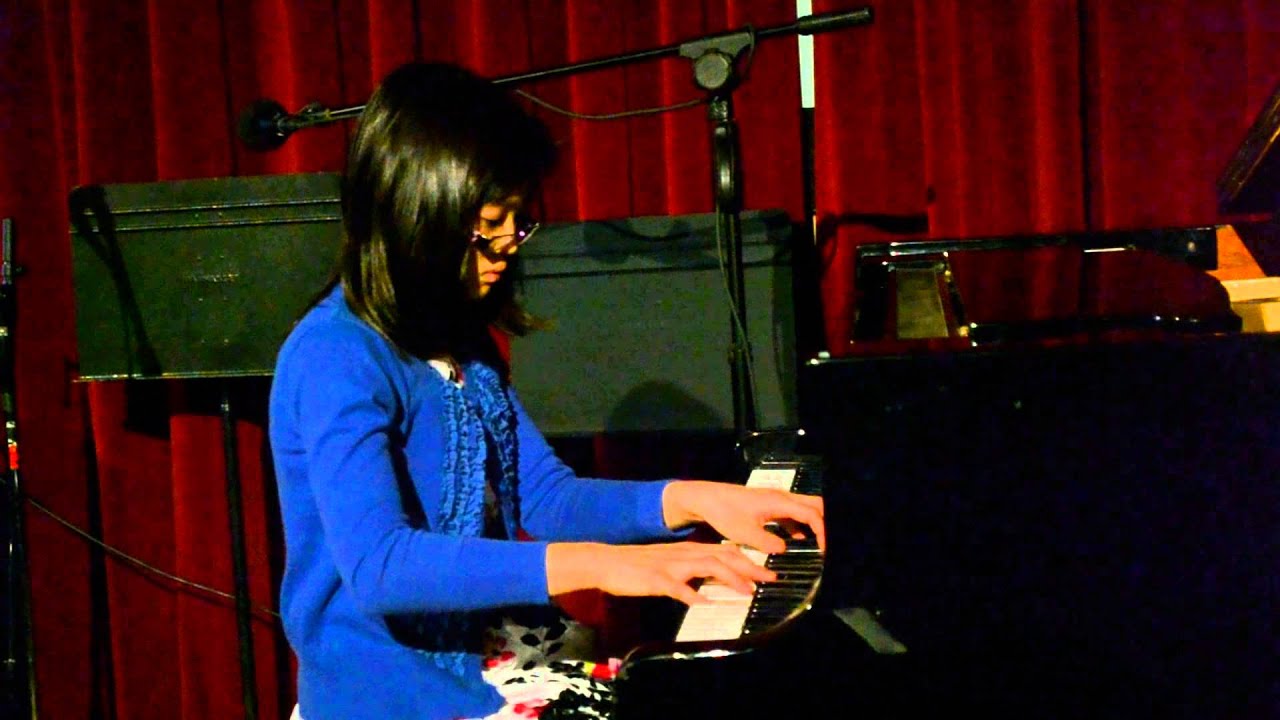 Erin Li 2013 Piano Recital round 1 - YouTube