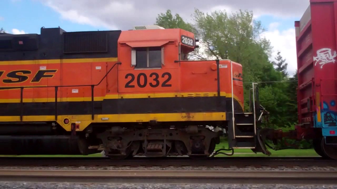 Best of May 2016 including ex ATSF GP7us, CN Barn, UP 1989/2001, IAIS ...
