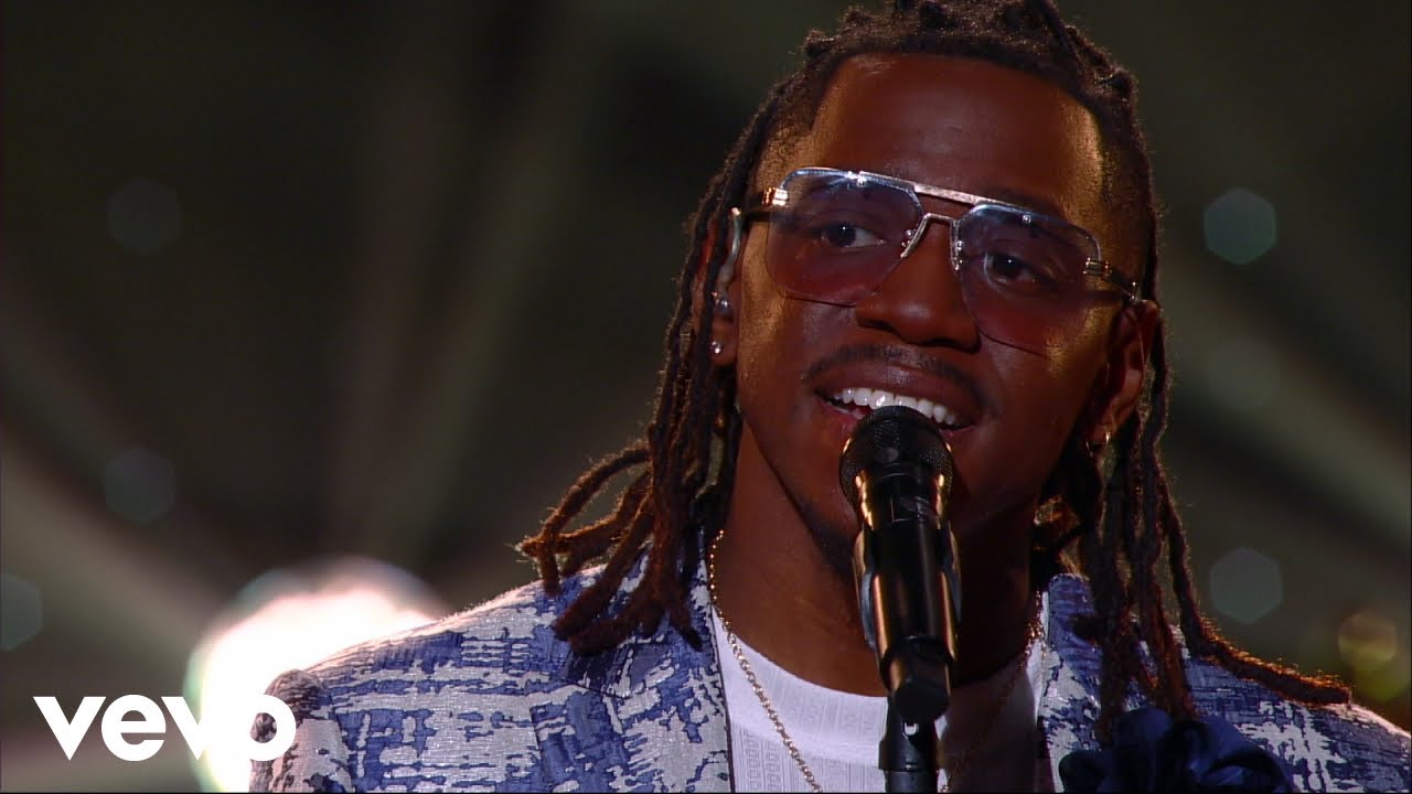 Chris Blue - Christmas Time Is Here (Live) (Official Music Video) - YouTube