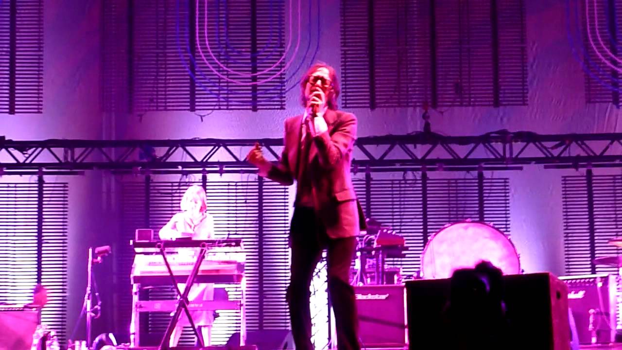 Pulp - Bad cover version (Live at Sziget Fesztivál) - YouTube