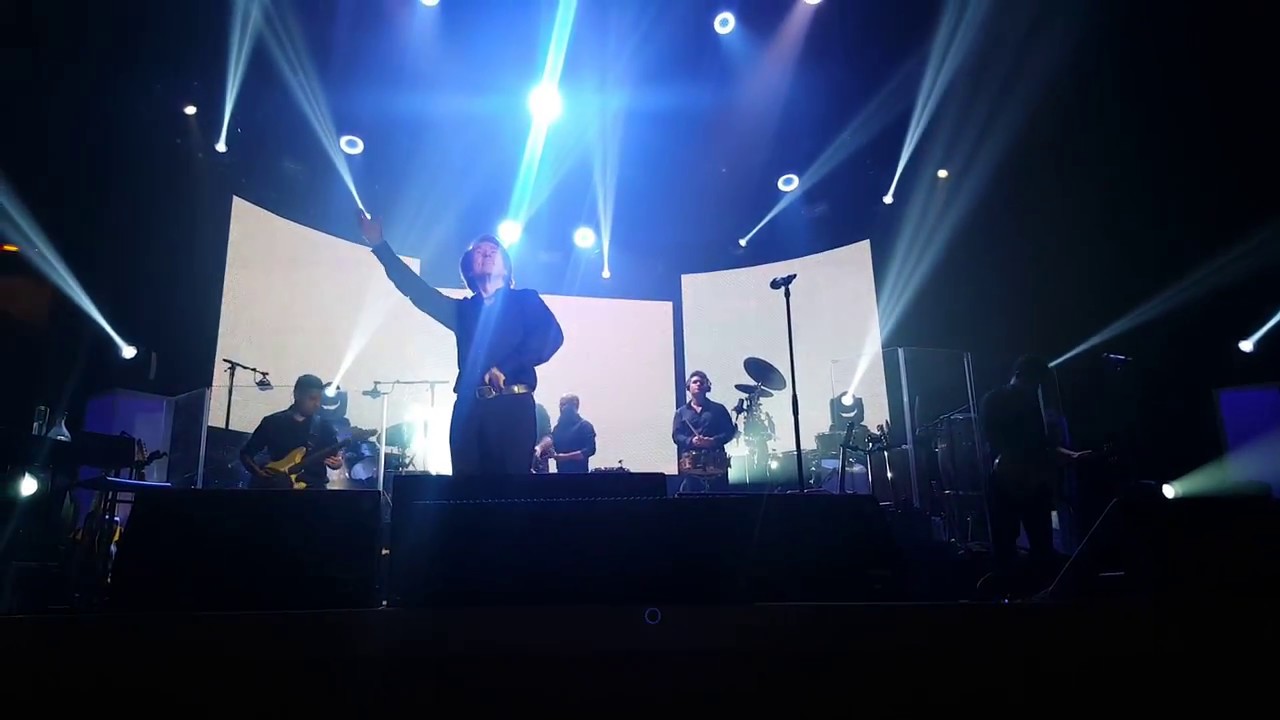 El Tamborilero - Raphael (Zaragoza, 12.10.17) - YouTube