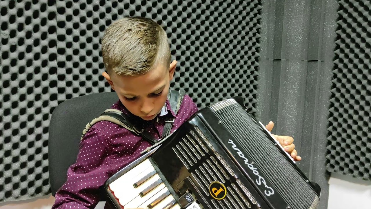 Andrei, Marcus și Denis - Se va cânta cântarea minunată - Cursuri de ...