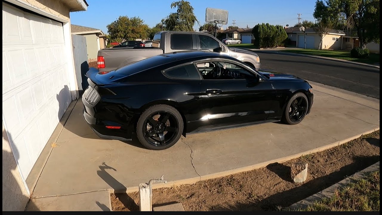 Polishing my mustang, GREAT RESULTS!! - YouTube