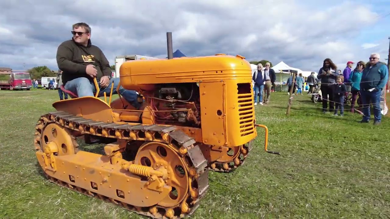 Cletrac / Oliver OC-3 Crawler seen at Stoke Prior Steam Rally - Sept ...