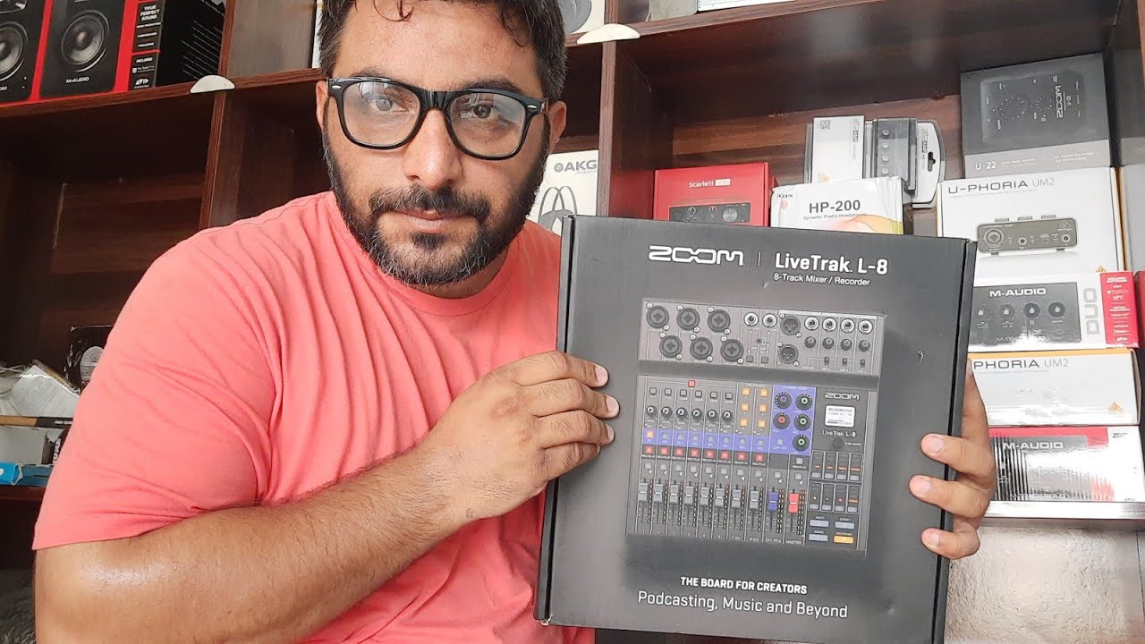 Zoom LiveTrak L8 Portable 8-Channel Digital Mixer and Multitrack Box ...