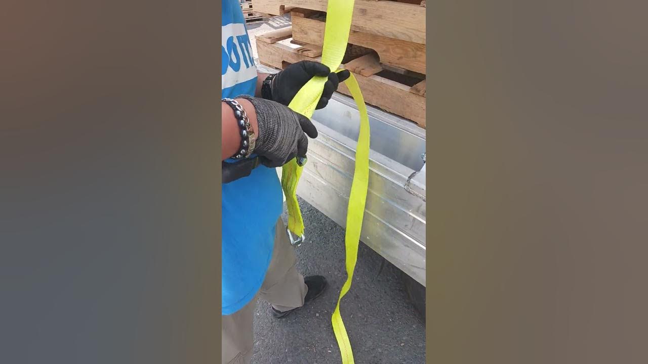 How to ratchet strap pallet down on a homedepot truck rental - YouTube