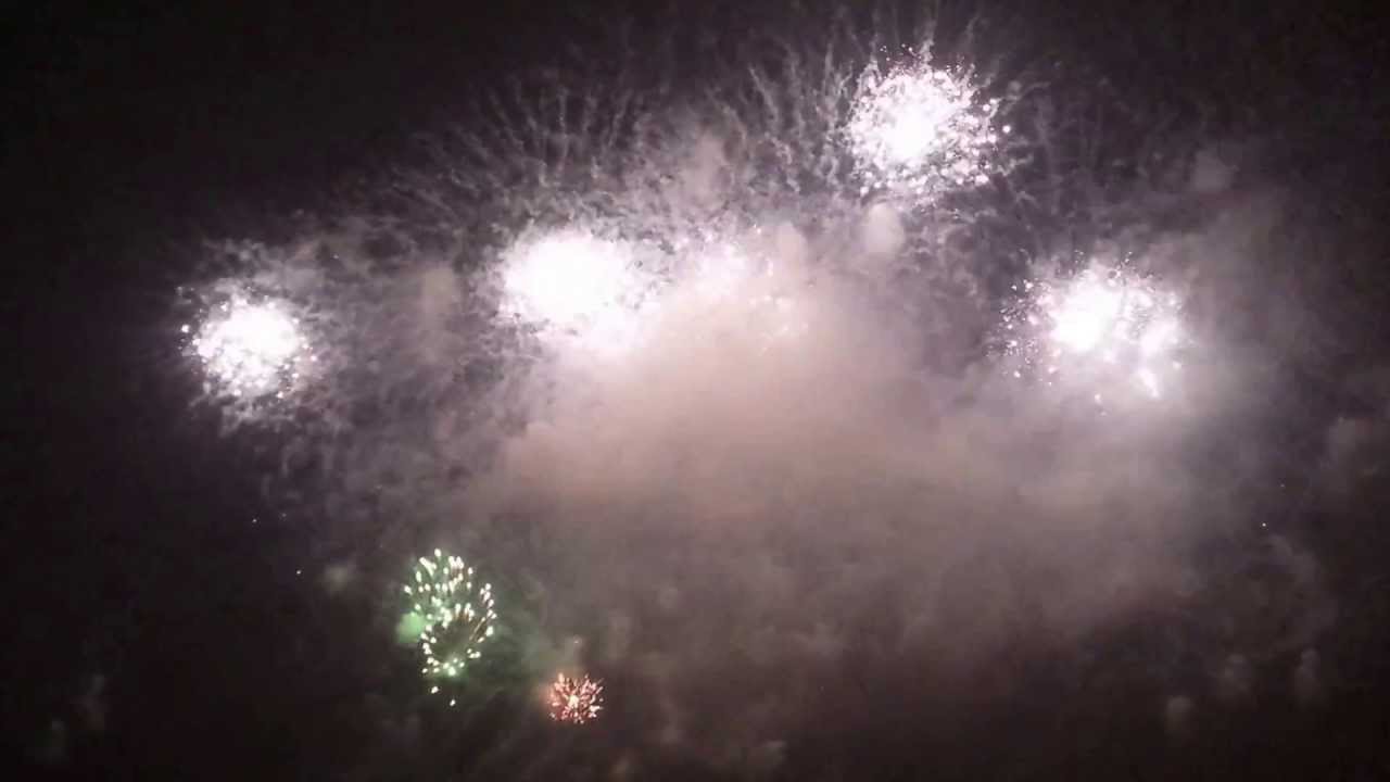 2013 La Ronde International Fireworks Competition - YouTube