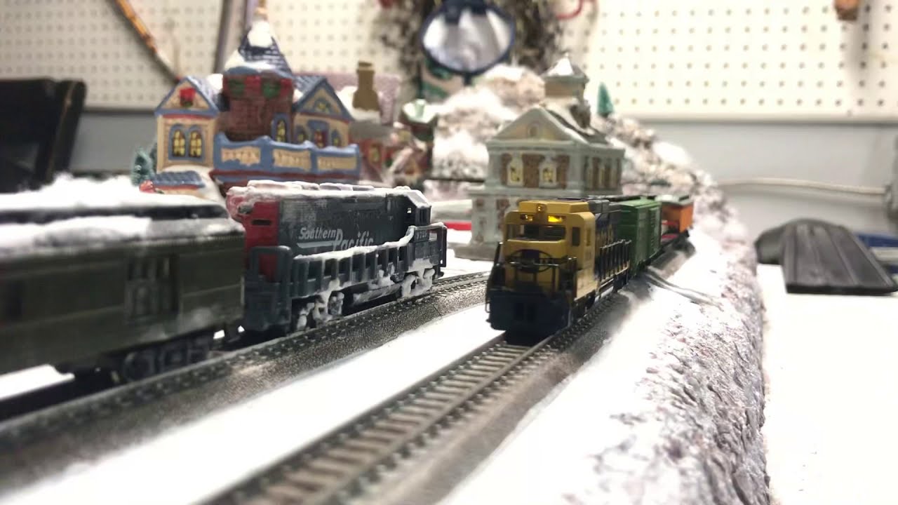 N scale Christmas layout 2020 #SMTXMASTRAIN2020 - YouTube
