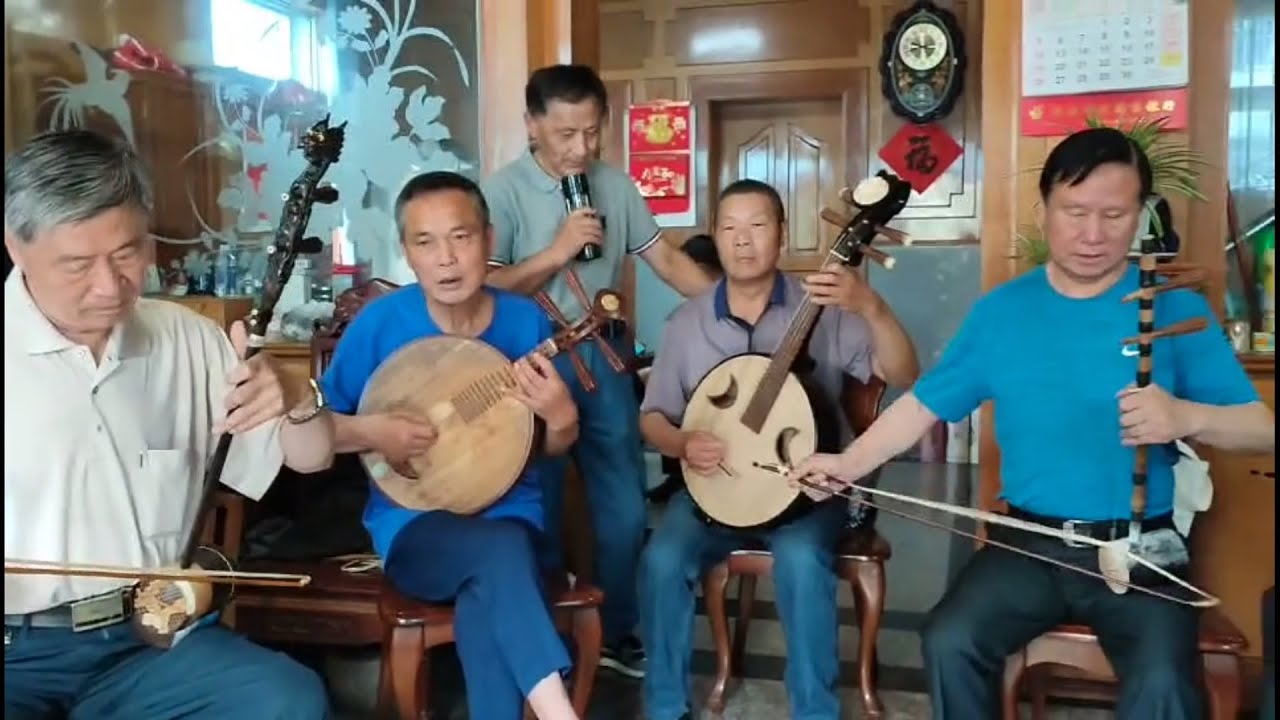 Jiangnan sizhu 江南丝竹 music from Suzhou 苏州市, Jiangsu, China: "Long Hu Dou ...