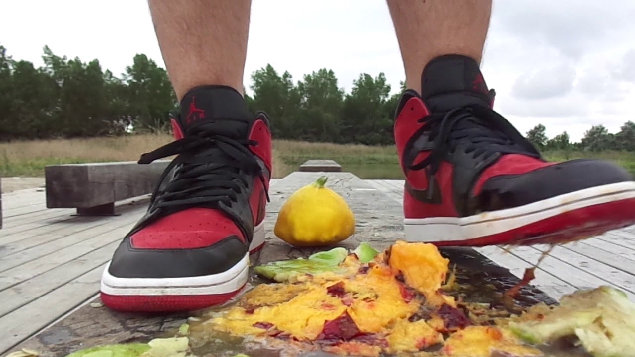 Nike Air Jordan food stomp, trampling nectarine, apple and pumpkin ...