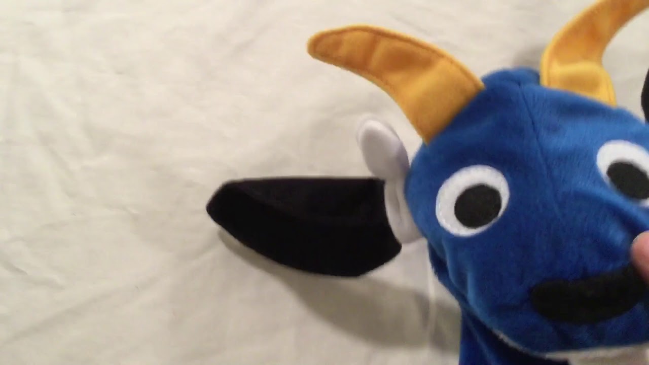 Vincent puppet comparison - YouTube