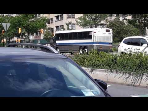 MTA Bus Company 2005 MCI D4500CL #3087 On The BxM4 @ Grand Concourse ...