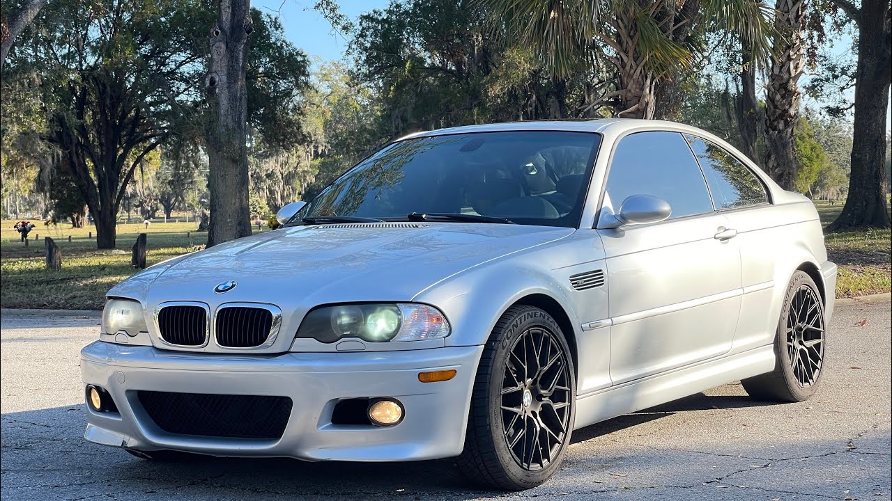 2004 BMW //M3 coupe SMG Engine idling and short drive - YouTube