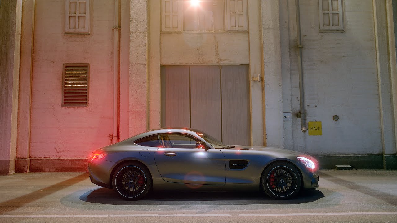 SHOOTING CARS ON FILM (Cinestill 50D / Pentax 6x7) - YouTube