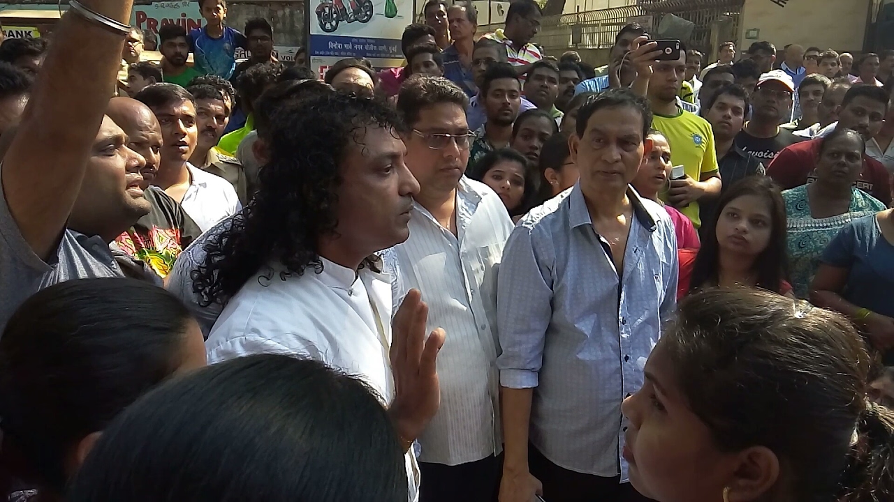 Father Pascal's reaction on Kurla's broken Mother Mary's statue - YouTube