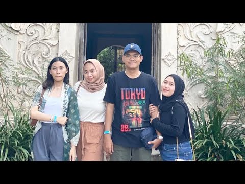 BVLOG #4 : Day 4 - Nasi Liwet Yu Sani / Sate Kambing Pak Manto #Solo ...