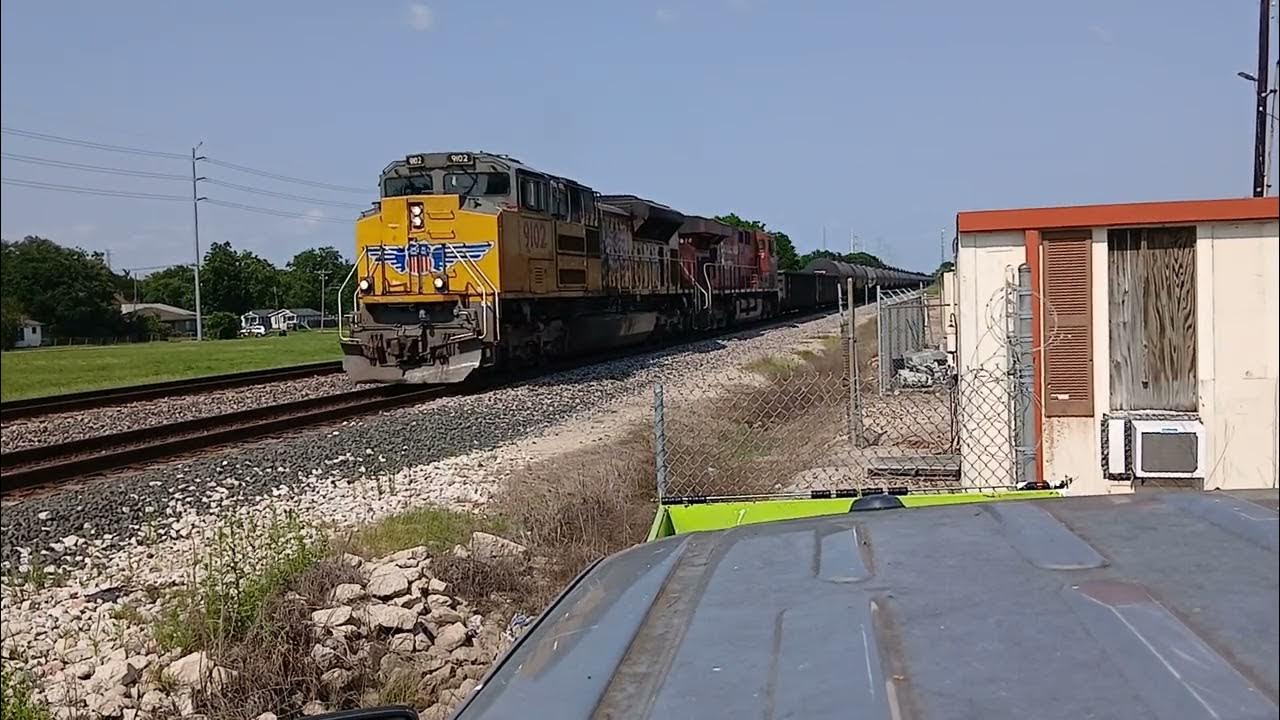 UP 9102 With CP GEVO Power Leads Ethanol Rosenberg,Tx - YouTube