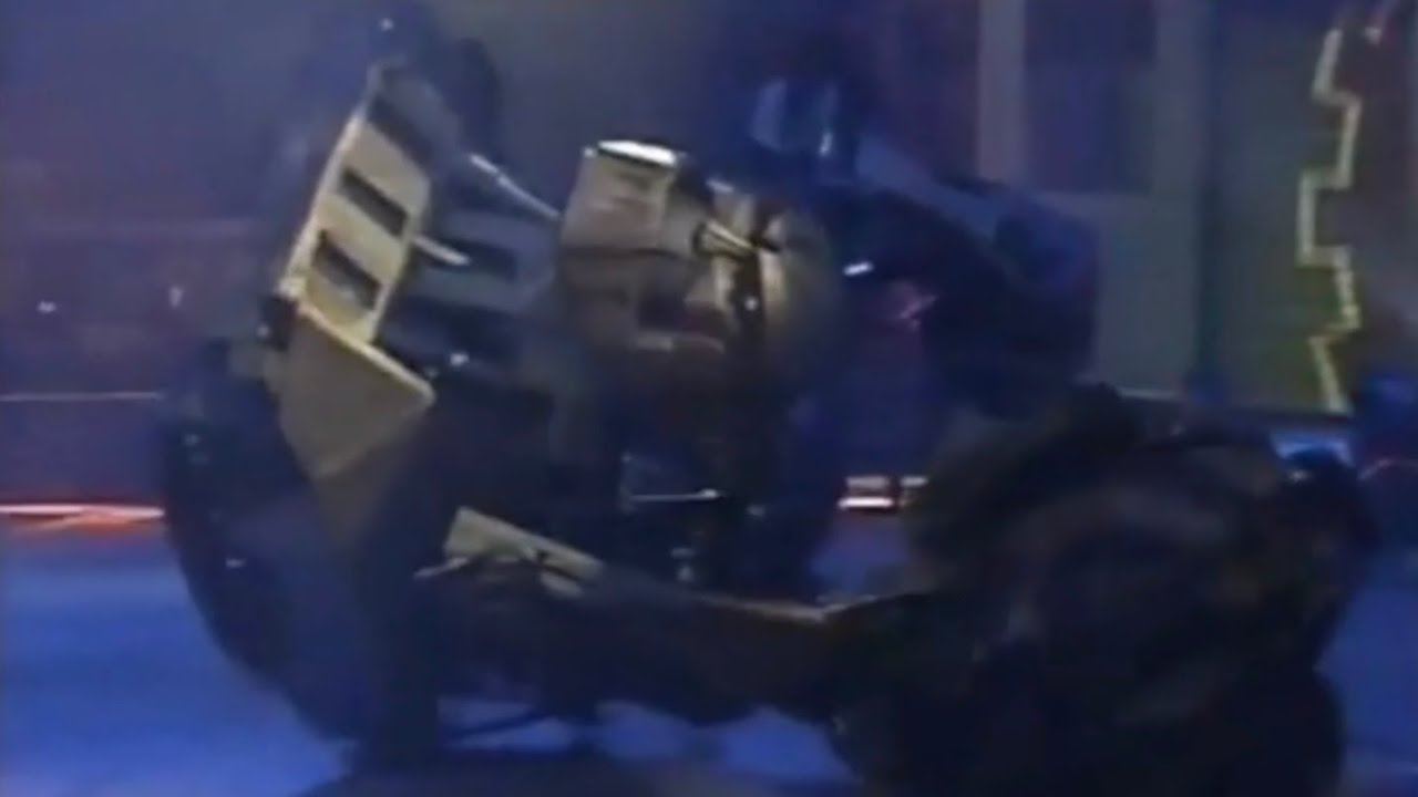 The Funniest Fight in Robot Wars - YouTube
