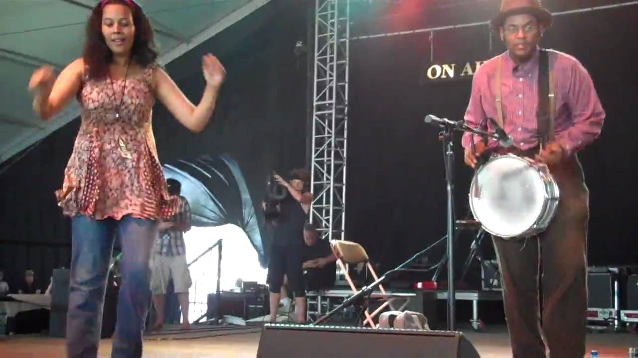 Barefootin' To Some Drum And Fife Music - YouTube