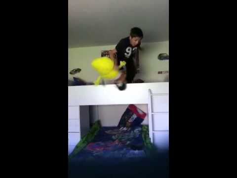 Boy Falling Off Bunk Bed! - YouTube