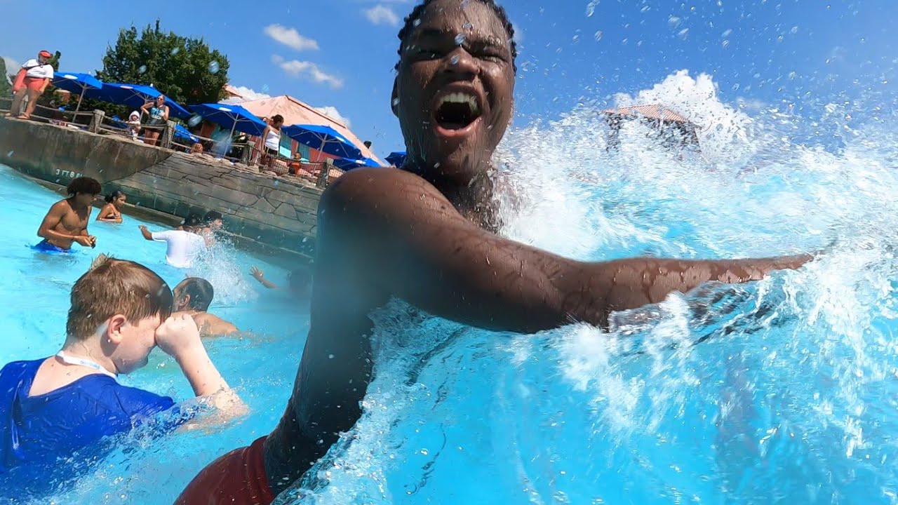 Big Surf waves at Kentucky Kingdom and Hurricane Bay (July 10th, 2022 ...