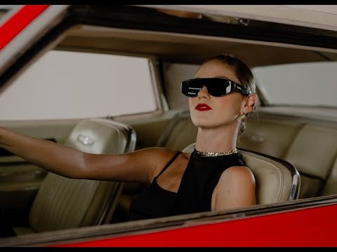 SOFIA STAINER - REINA (Official Video) - YouTube